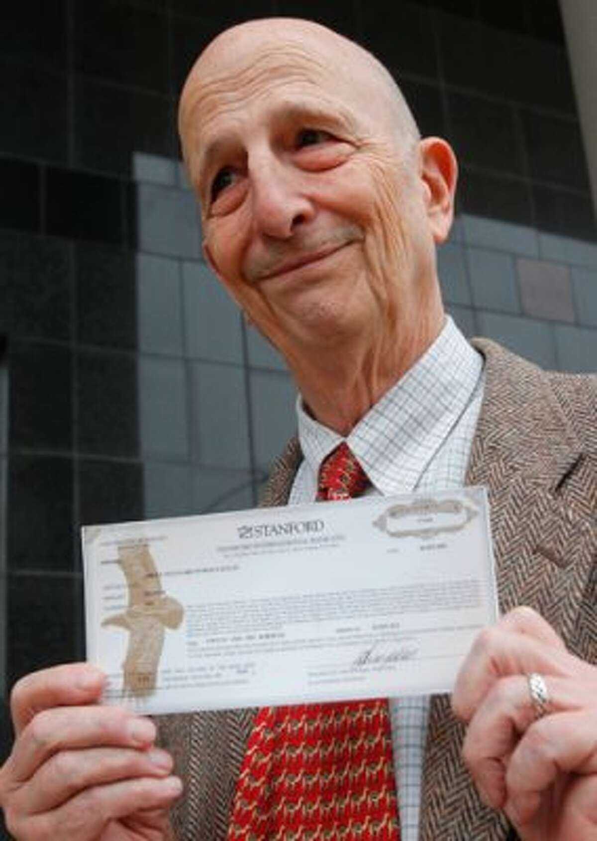 Stanford fraud suits by investors allowed by Supreme Court