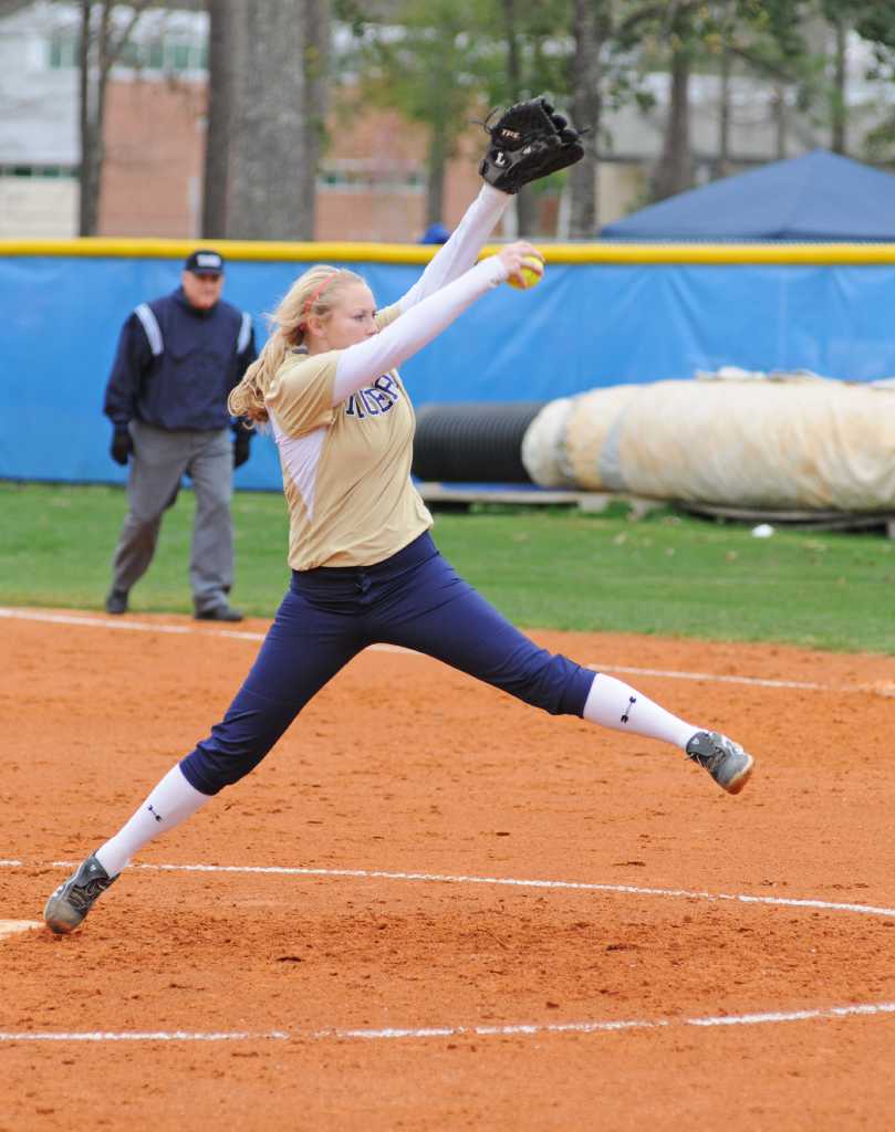 Softball: Tigers fight through injuries