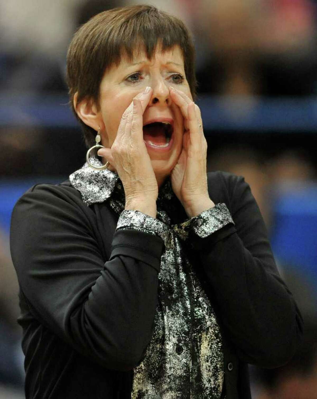 UConn women beat ND to claim Big East crown