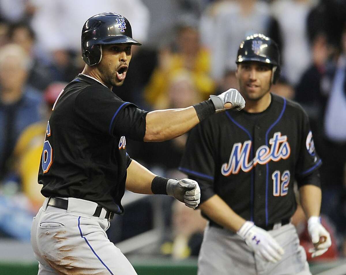 New Giant Angel Pagan made history in a loss