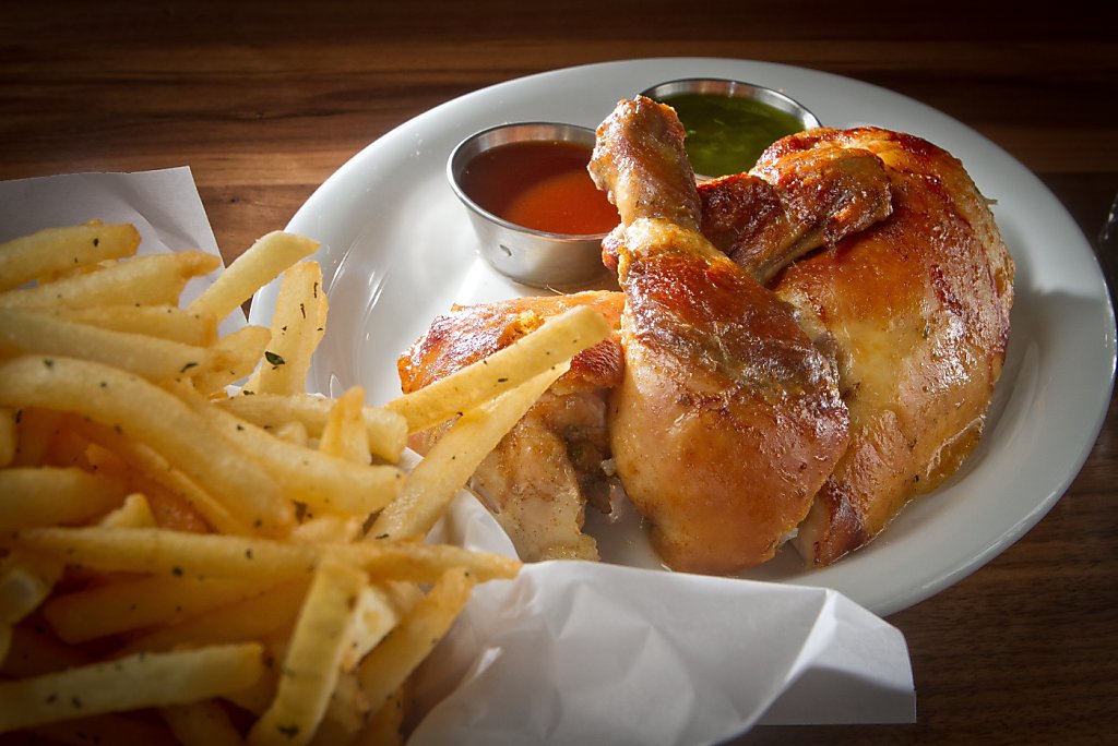 Roostertail in San Francisco: chicken and sides