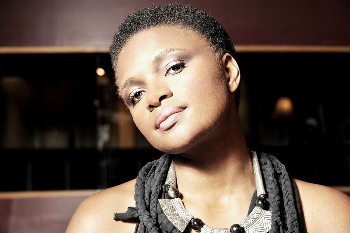 Lizz Wright sings her way back home to the country