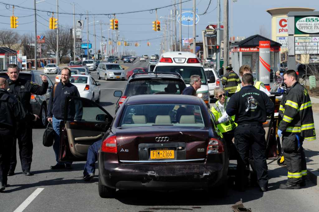 Albany crash causes traffic delays Albany crash causes traffic delays
