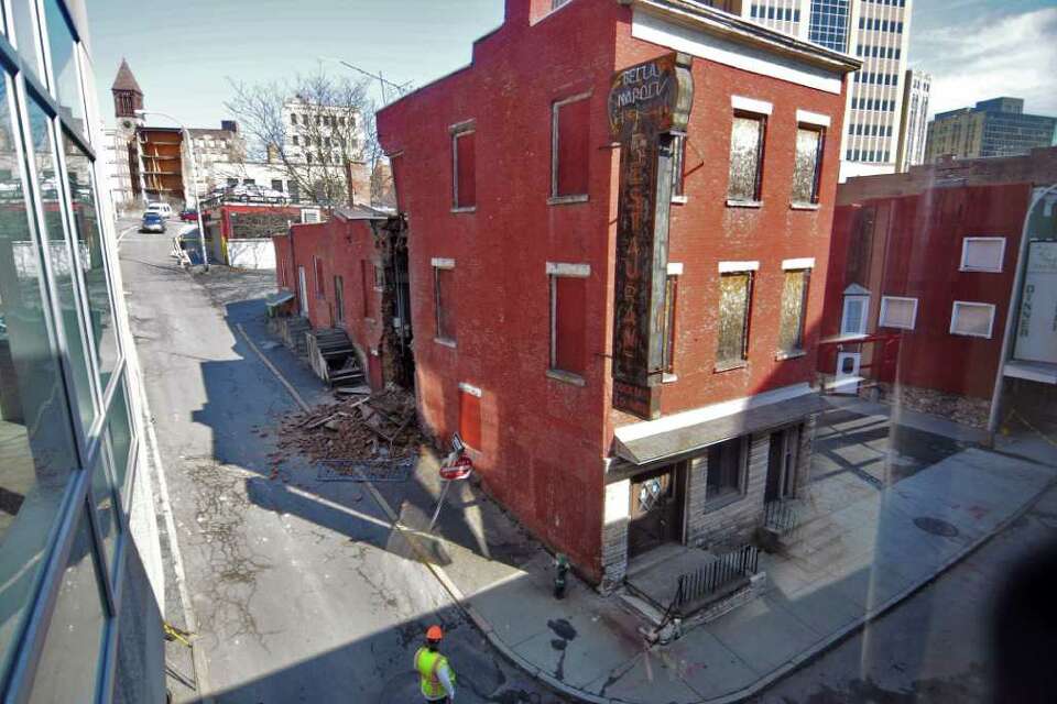 Amo La Bella, piece of Albany history, demolished by Albany County
