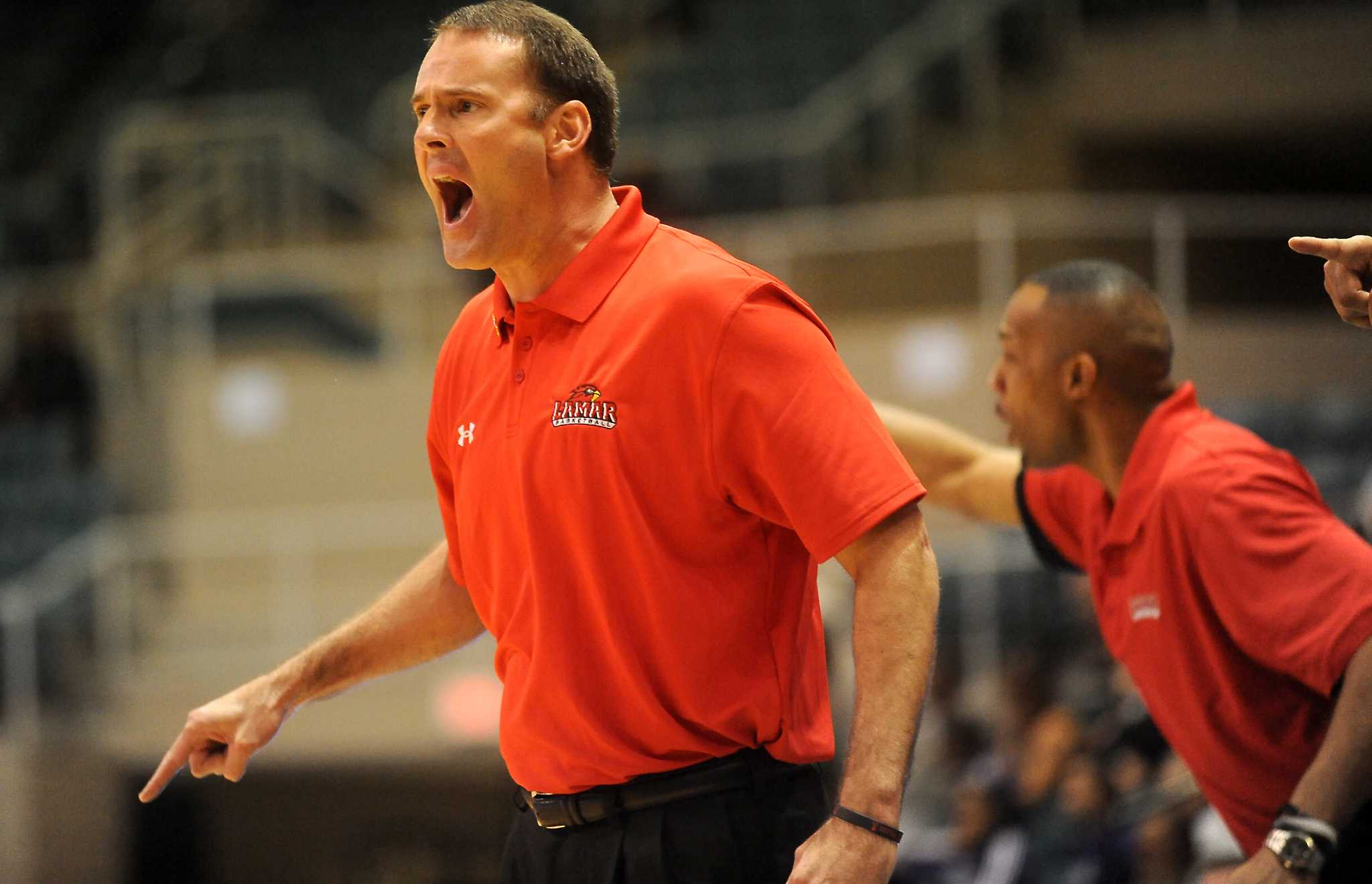 Knight can earn bonus if Lamar wins SLC title Saturday