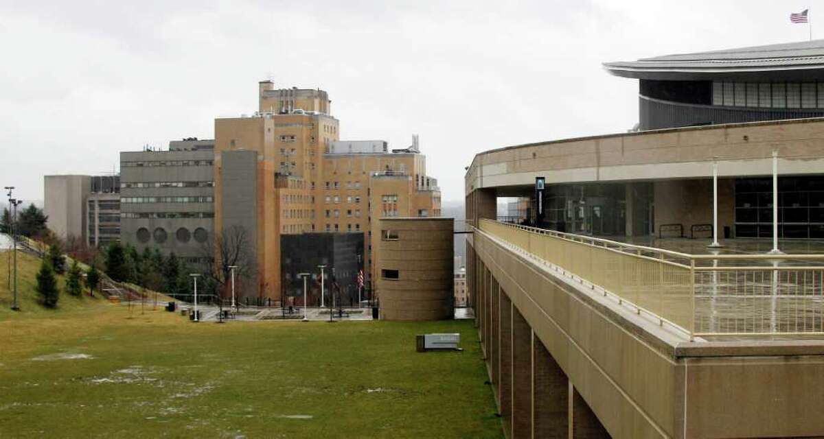 Gunman opens fire at Pitt psych clinic; 2 dead