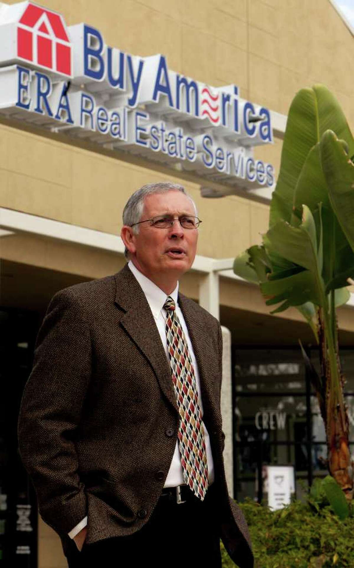 Realtors begin smiling again