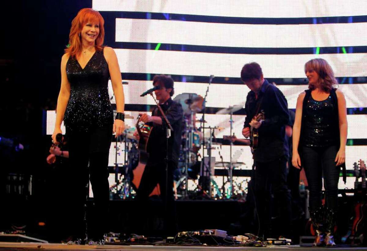 Reba dishes on her Beaumont show