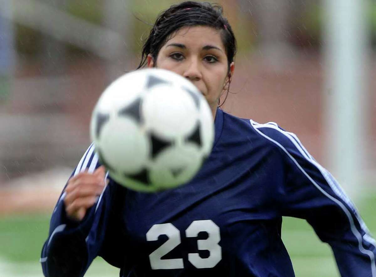 Brandeis strolls past O'Connor