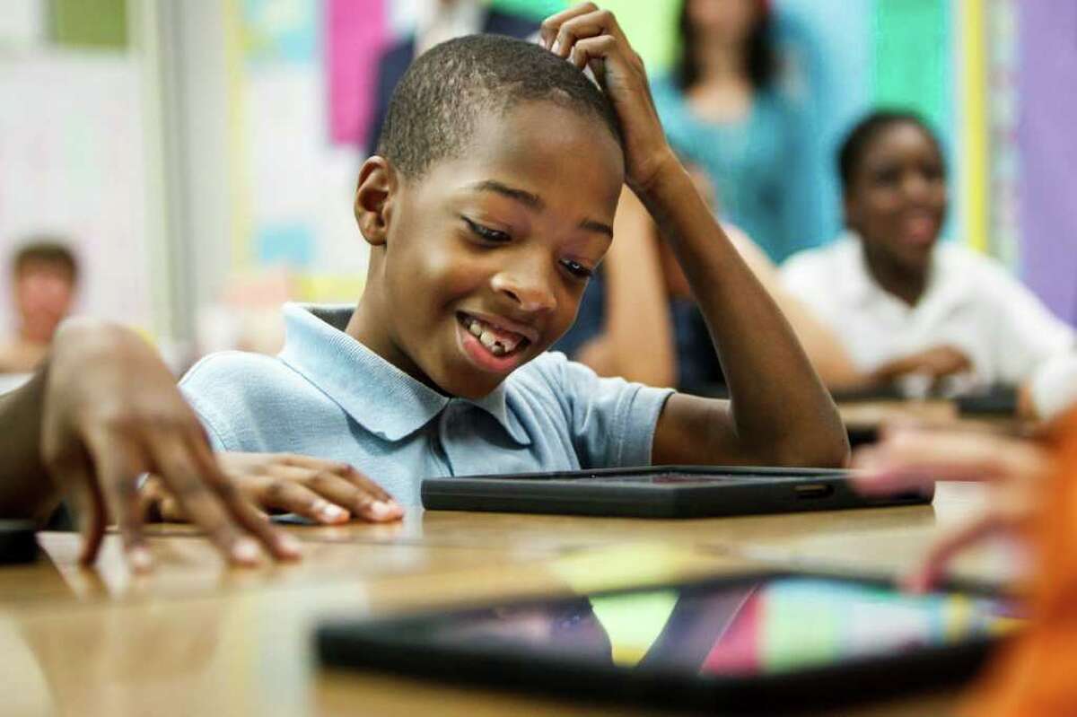 Fort Bend ISD launches iPad learning