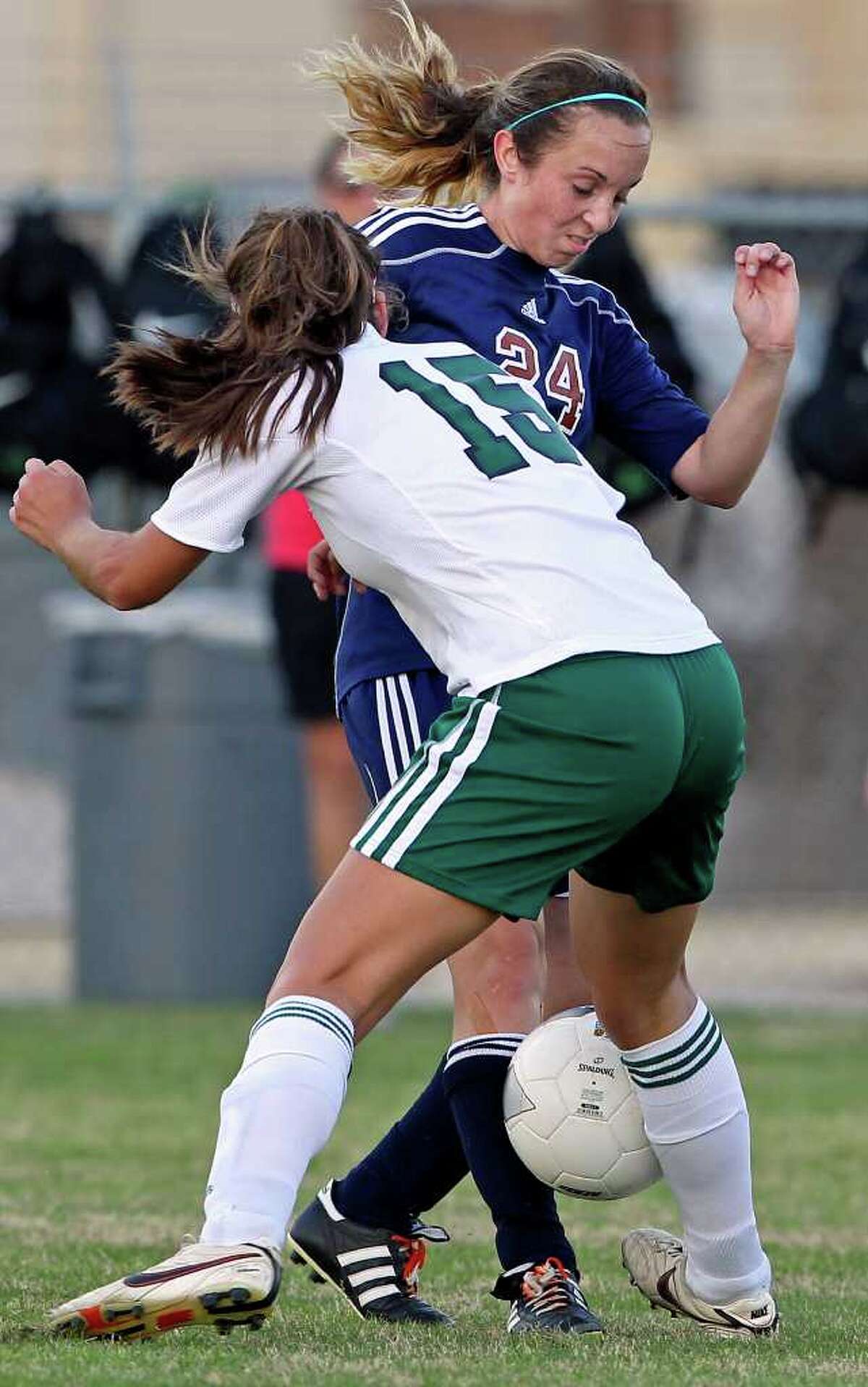 Reagan coach Whitlock earns her 500th victory