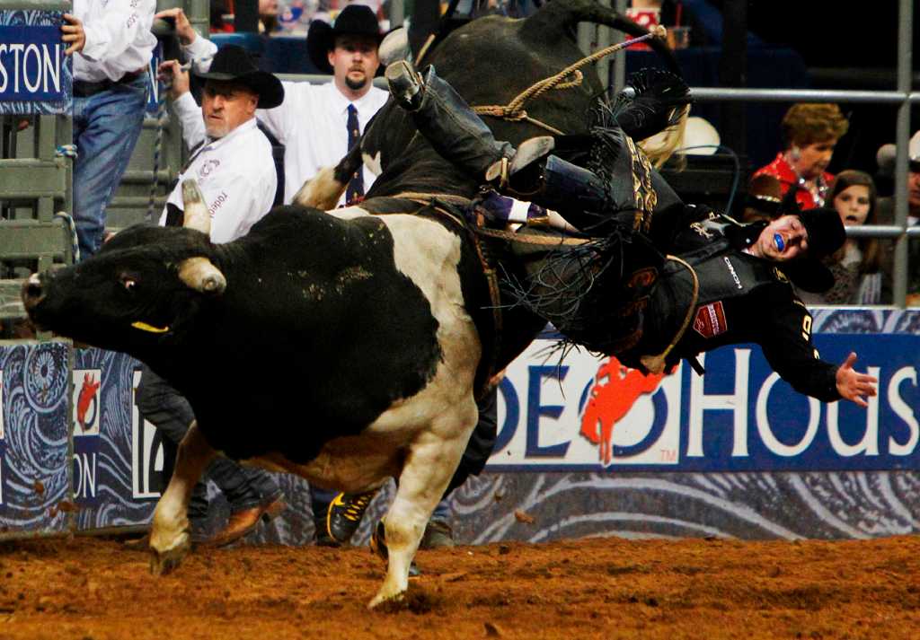 Calf roper Cooper is first with fans