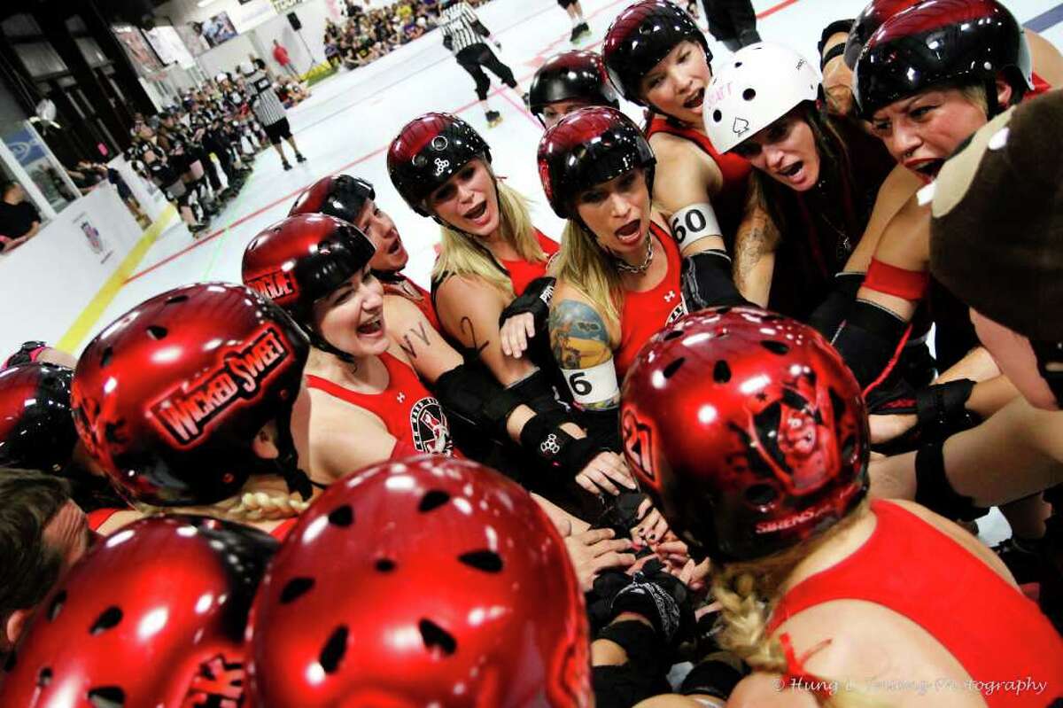 Last chance to watch the ladies of Houston Roller Derby this season