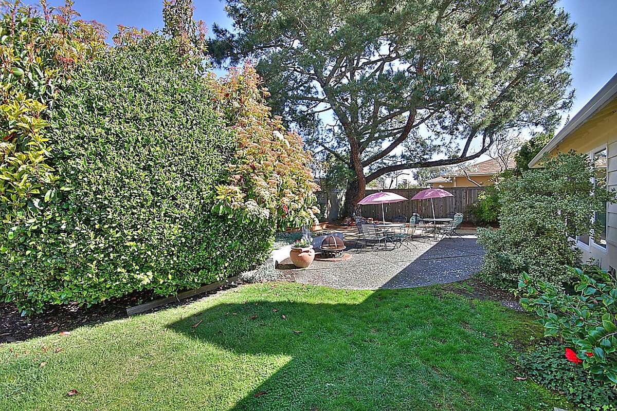 Mariner Cove ranch home in Corte Madera