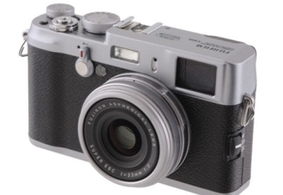 Compact cameras for advanced shooters
