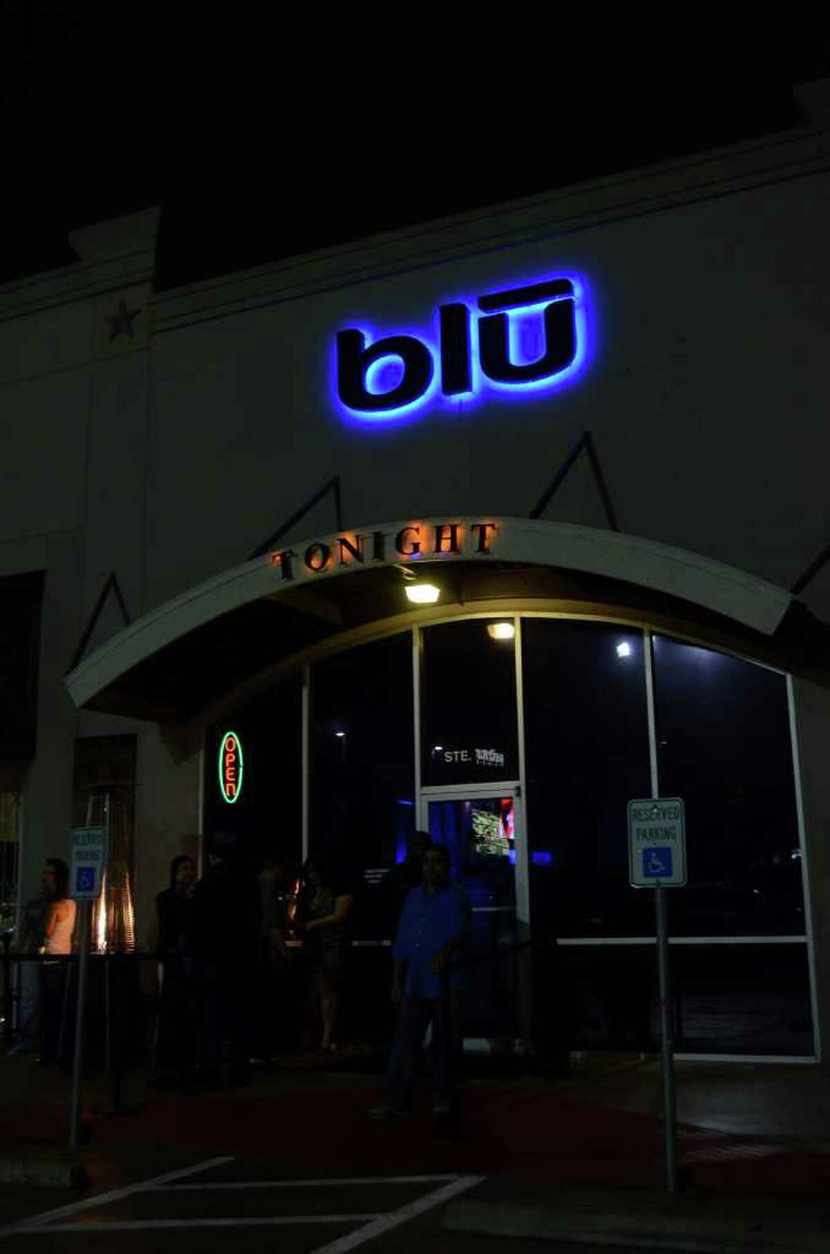 Pub Crawl: Blû Bar & Nightclub