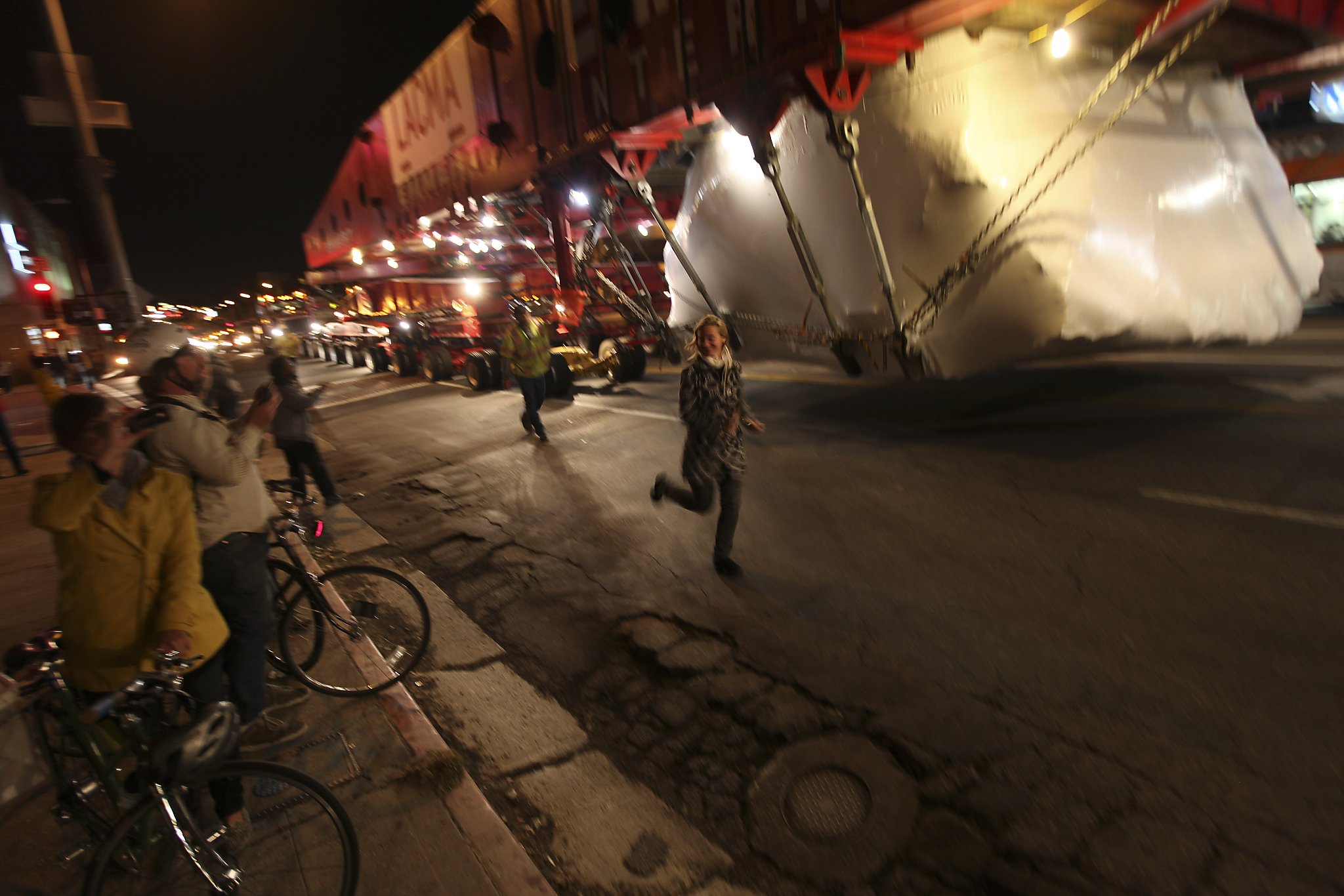 'Levitated Mass' by Michael Heizer gets to museum