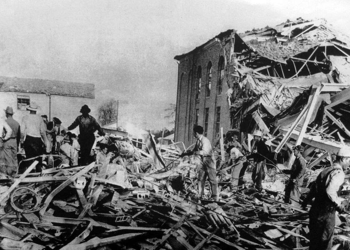 Books chronicle '37 school explosion