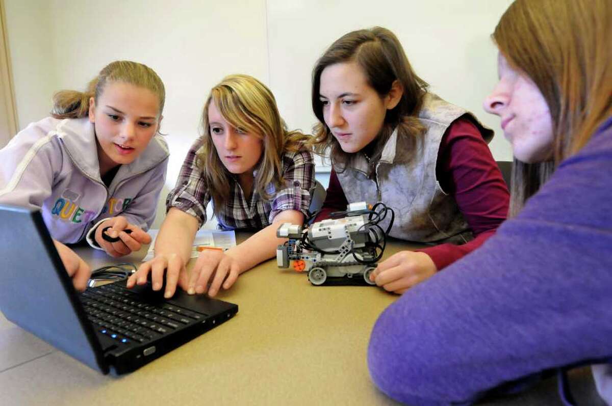 Photos: Microsoft DigiGirlz Day