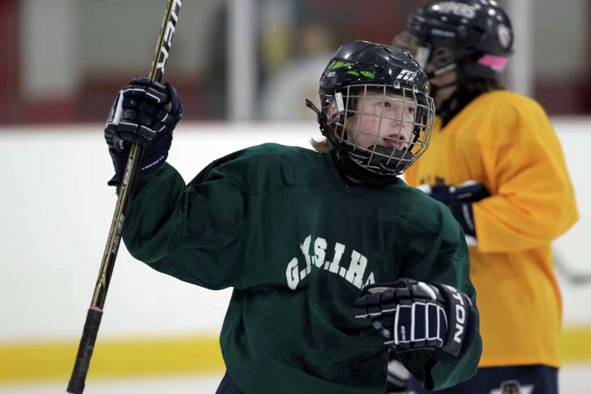 Eastern Middle School wins Middle School Ice Hockey Challenge