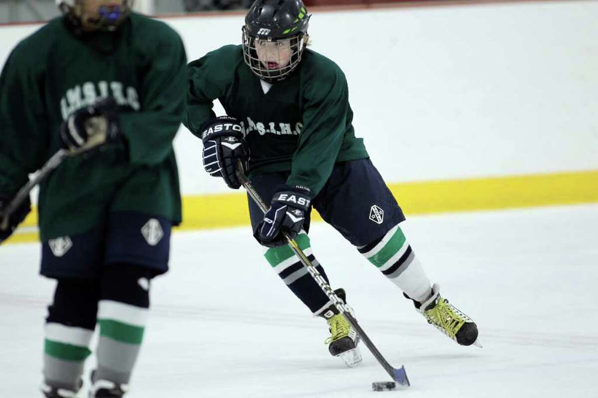 Eastern Middle School wins Middle School Ice Hockey Challenge