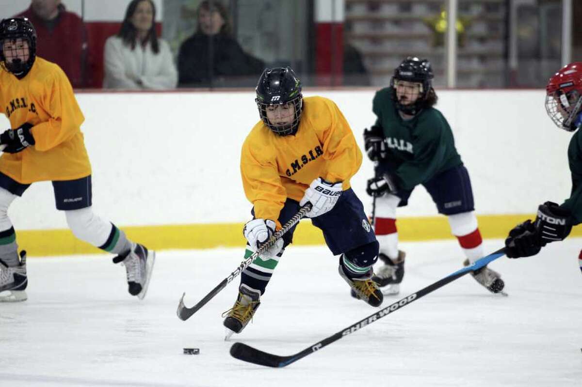 Eastern Middle School wins Middle School Ice Hockey Challenge