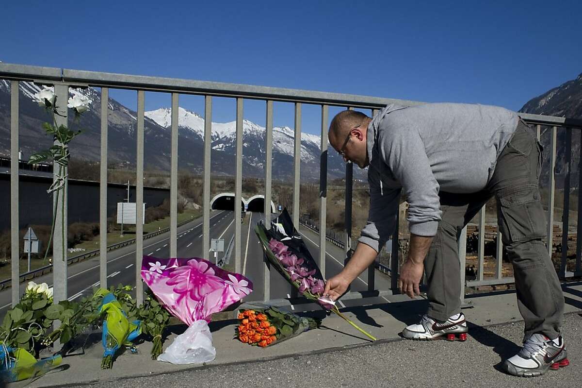 Switzerland bus crash kills more than 20 students