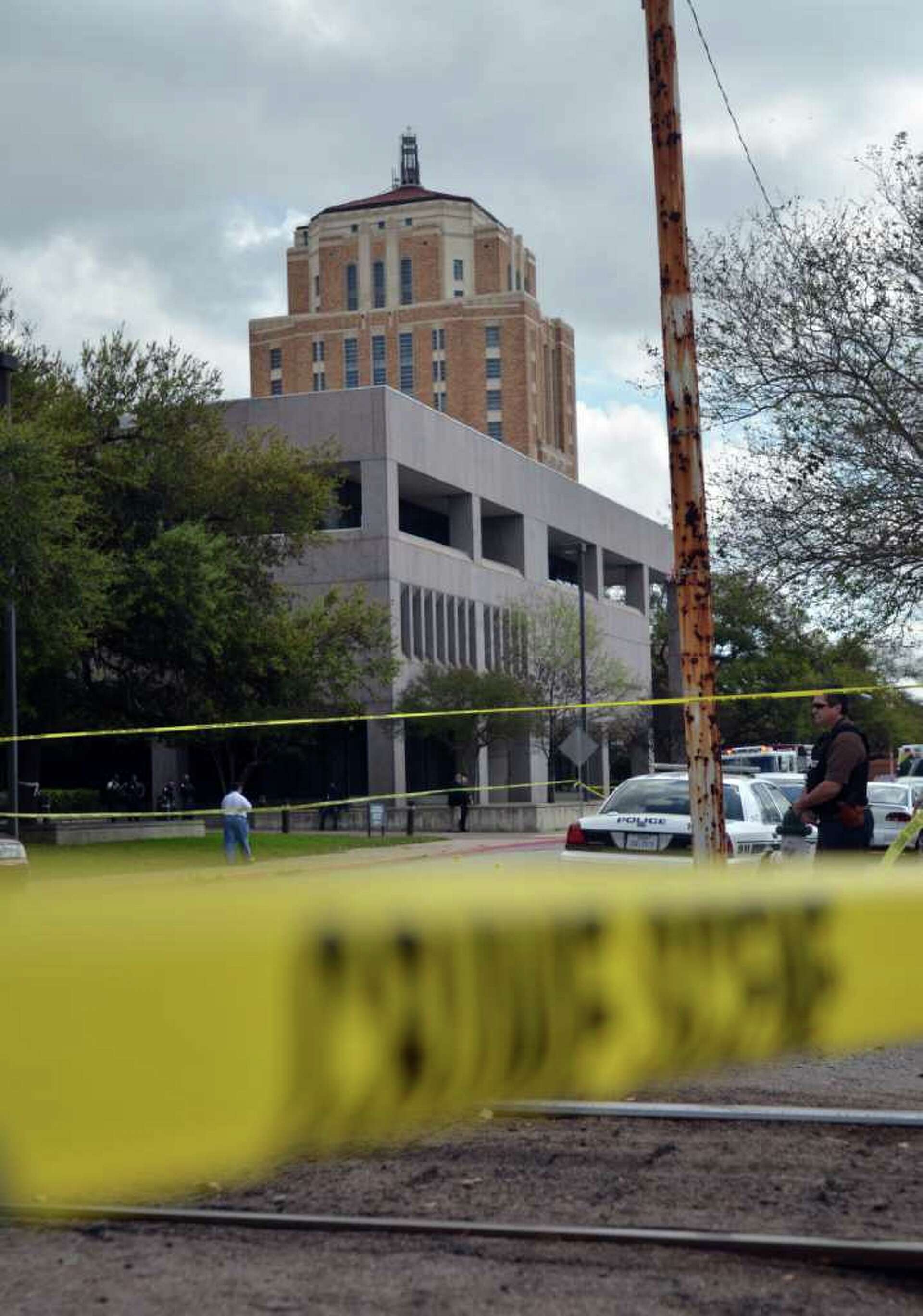 Feud turns fatal: The facts from the courthouse shooting
