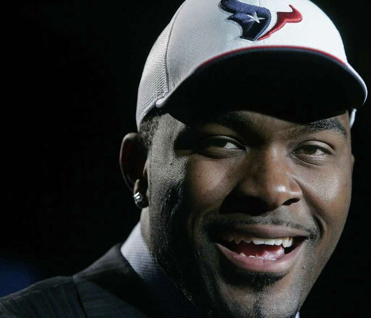 Mario Williams signs with Buffalo Bills