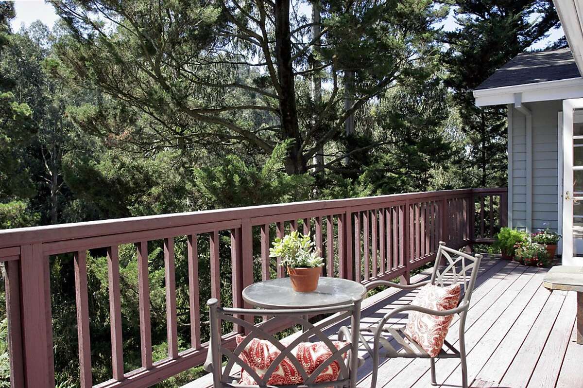 Montclair home mixes traditional with modern