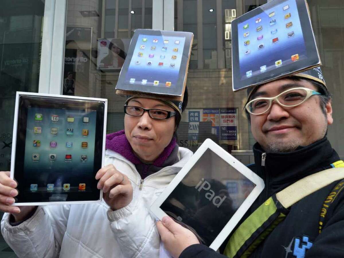 News of the world in photos: iPad insanity