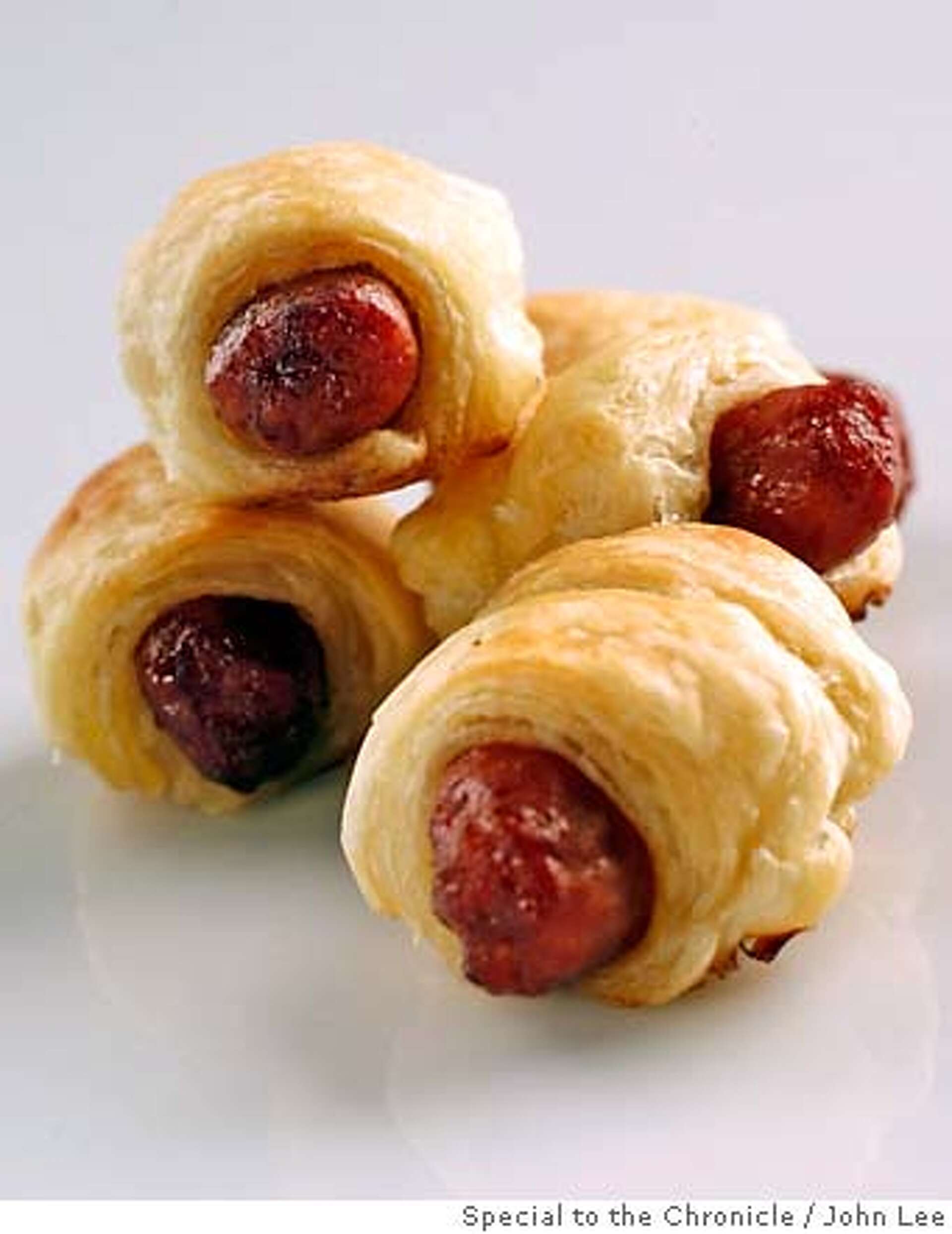 The bubbly issue / Easy-to-fix nibbles that go with sparklers