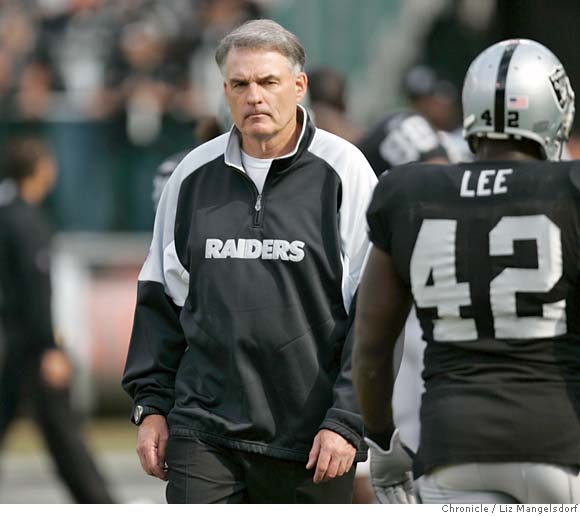 Raiders demote top coach on offense / Ineffective Walsh replaced by Shoop