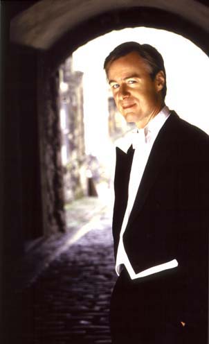 REVIEW / Chaplin's own music illuminates film 'City Lights'