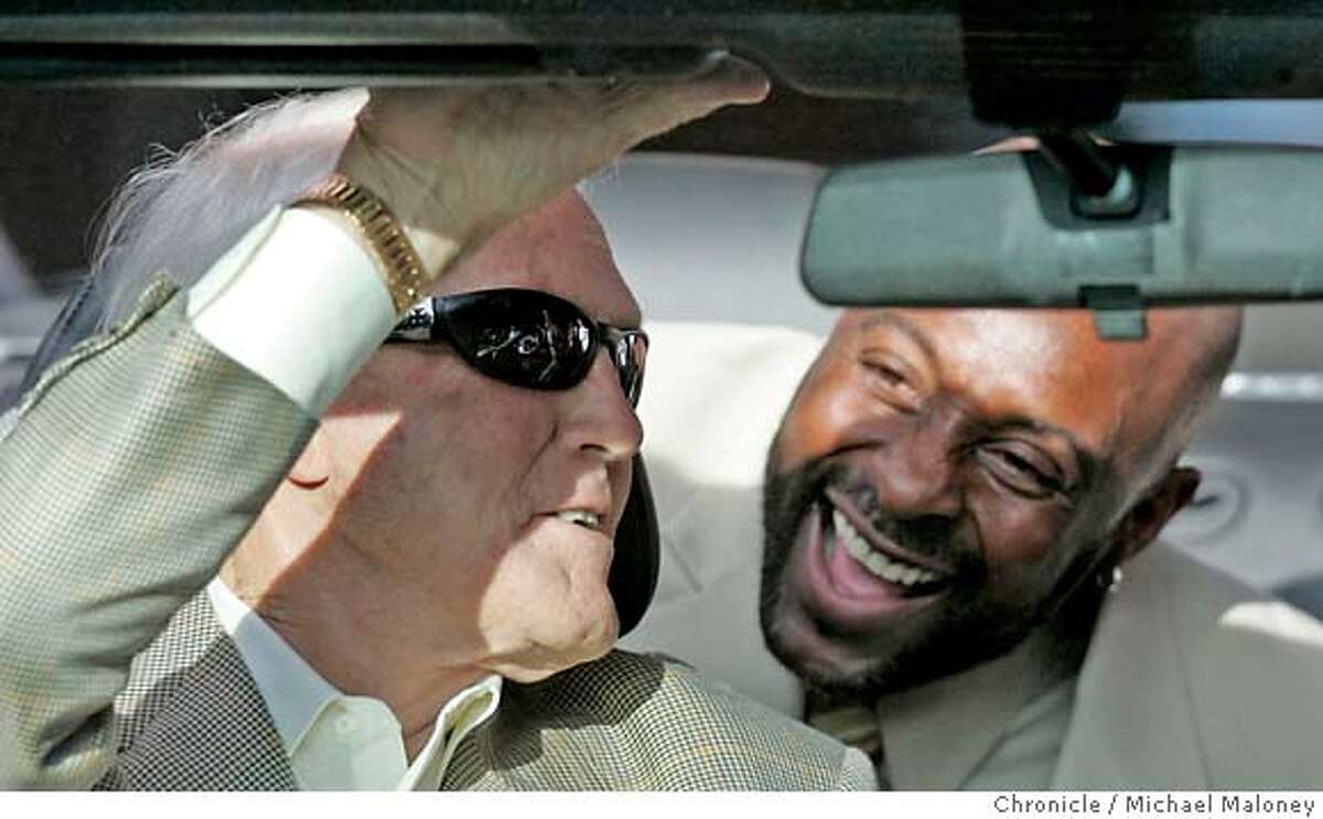 UP AND RUNNING / Niners win third straight game as Gore sets a ...