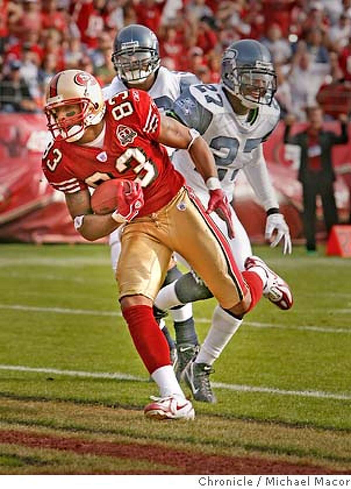 UP AND RUNNING / Niners win third straight game as Gore sets a ...