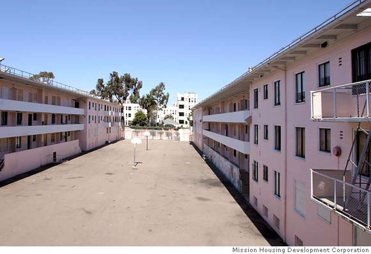 SAN FRANCISCO / Infamous projects are rebuilt and reborn