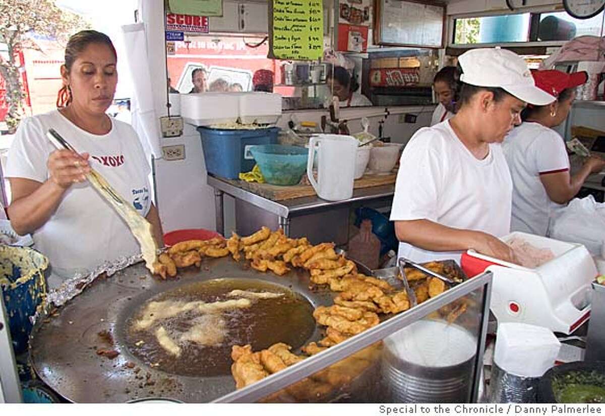 An appetite for eating in Ensenada / Tourist-thronged Baja California ...