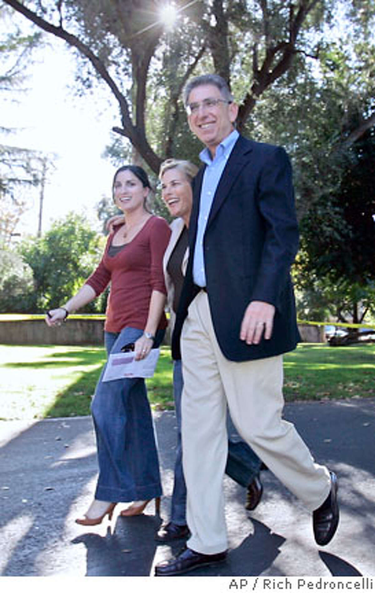 BIG VICTORIES / SCHWARZENEGGER RE-ELECTED IN LANDSLIDE, WEATHERING ANTI ...