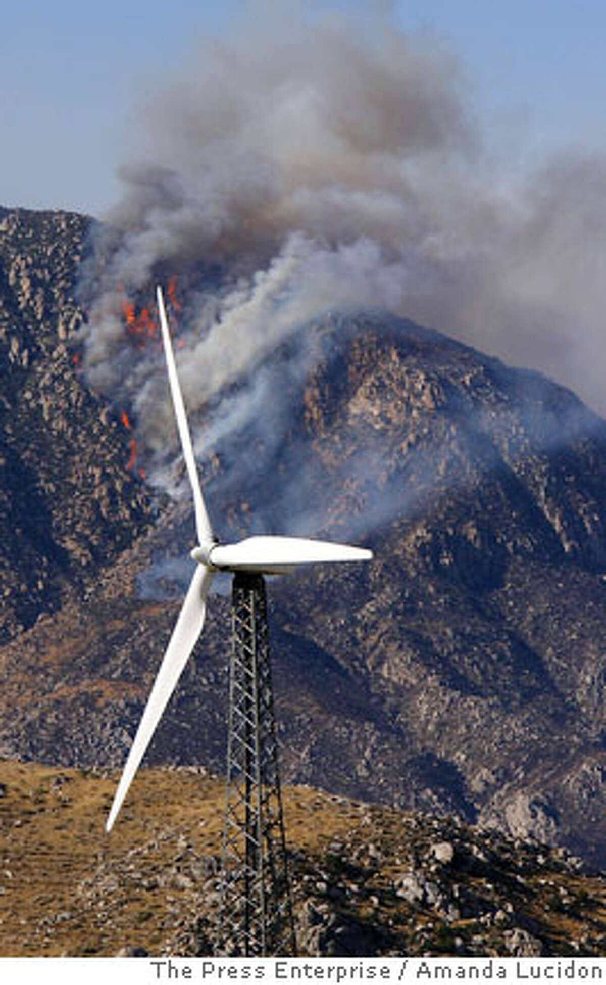 Blaze near Palm Springs kills 4 firefighters