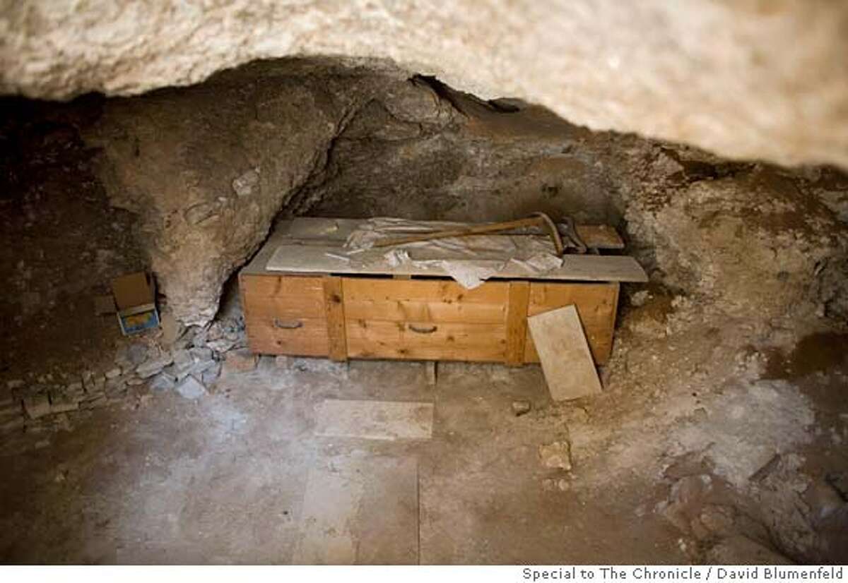 Ancient Jewish treasures in monastery, book says Ancient Jewish ...