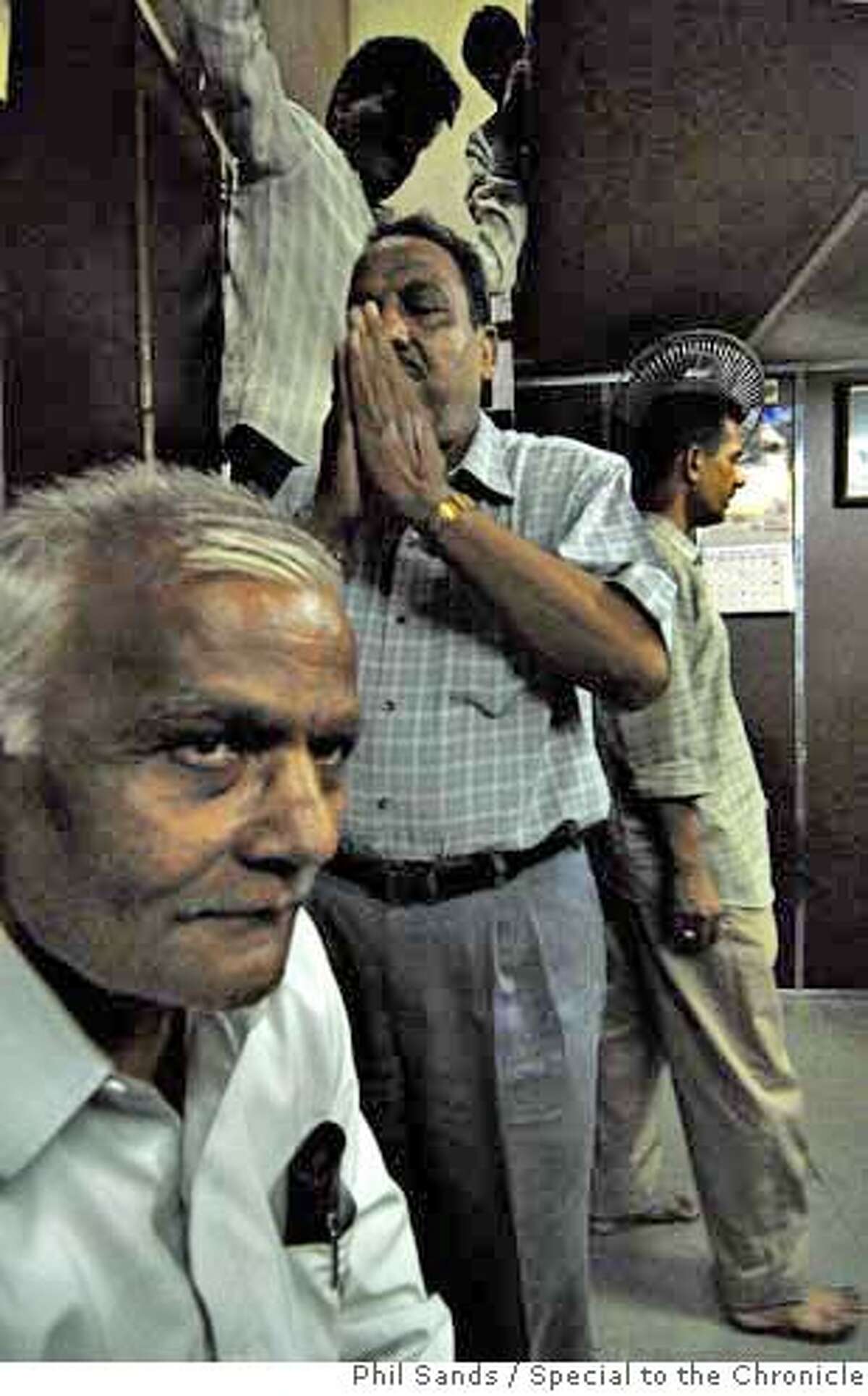 Diamond delivery low-tech in India / Couriers say family ties ...