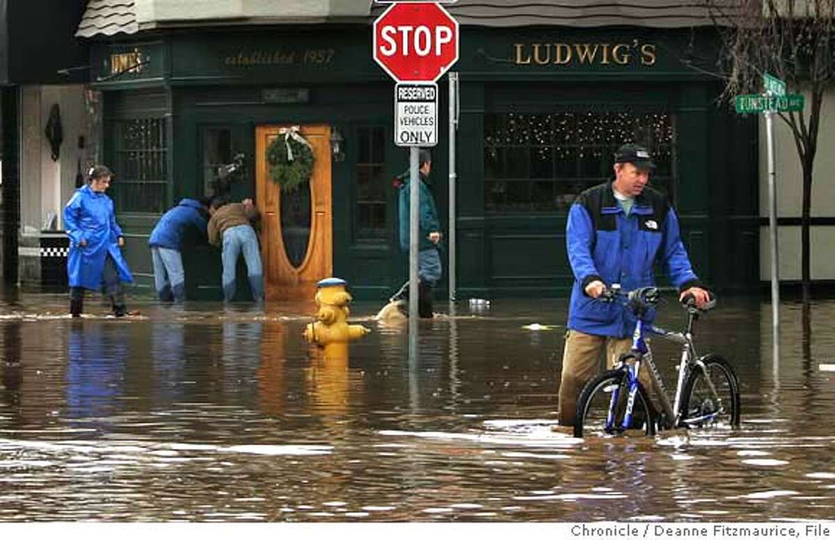 Big flood fears on little San Anselmo Creek / Merchants say town ...