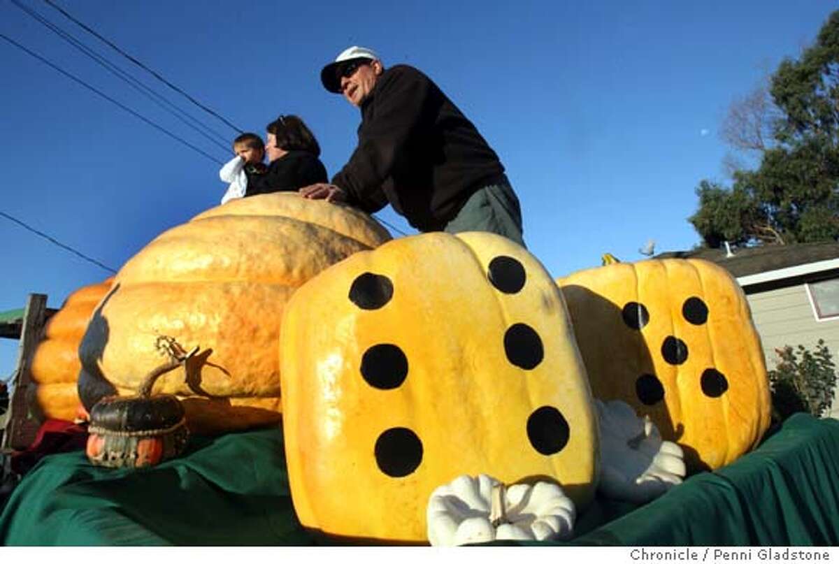 Washington man is 3rd-time winner of pumpkin contest