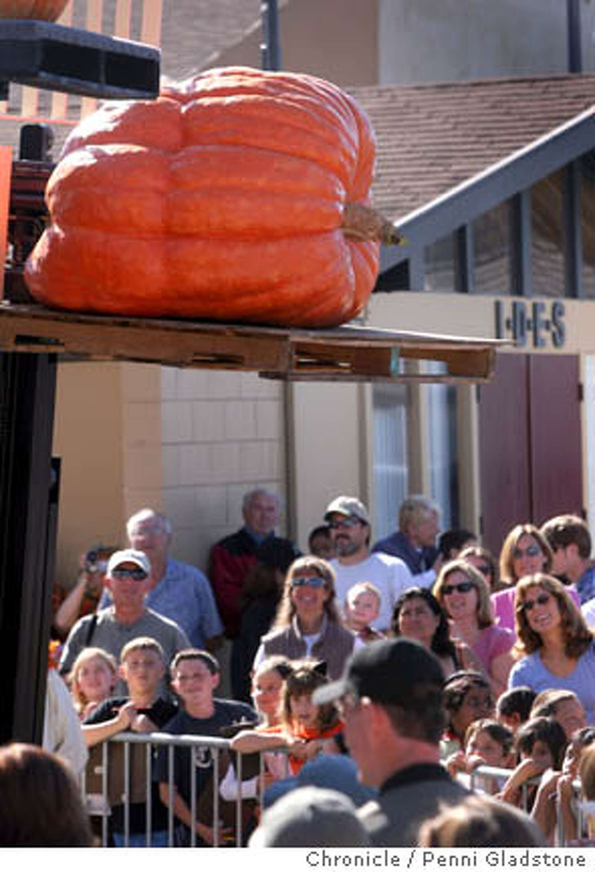 Washington man is 3rd-time winner of pumpkin contest