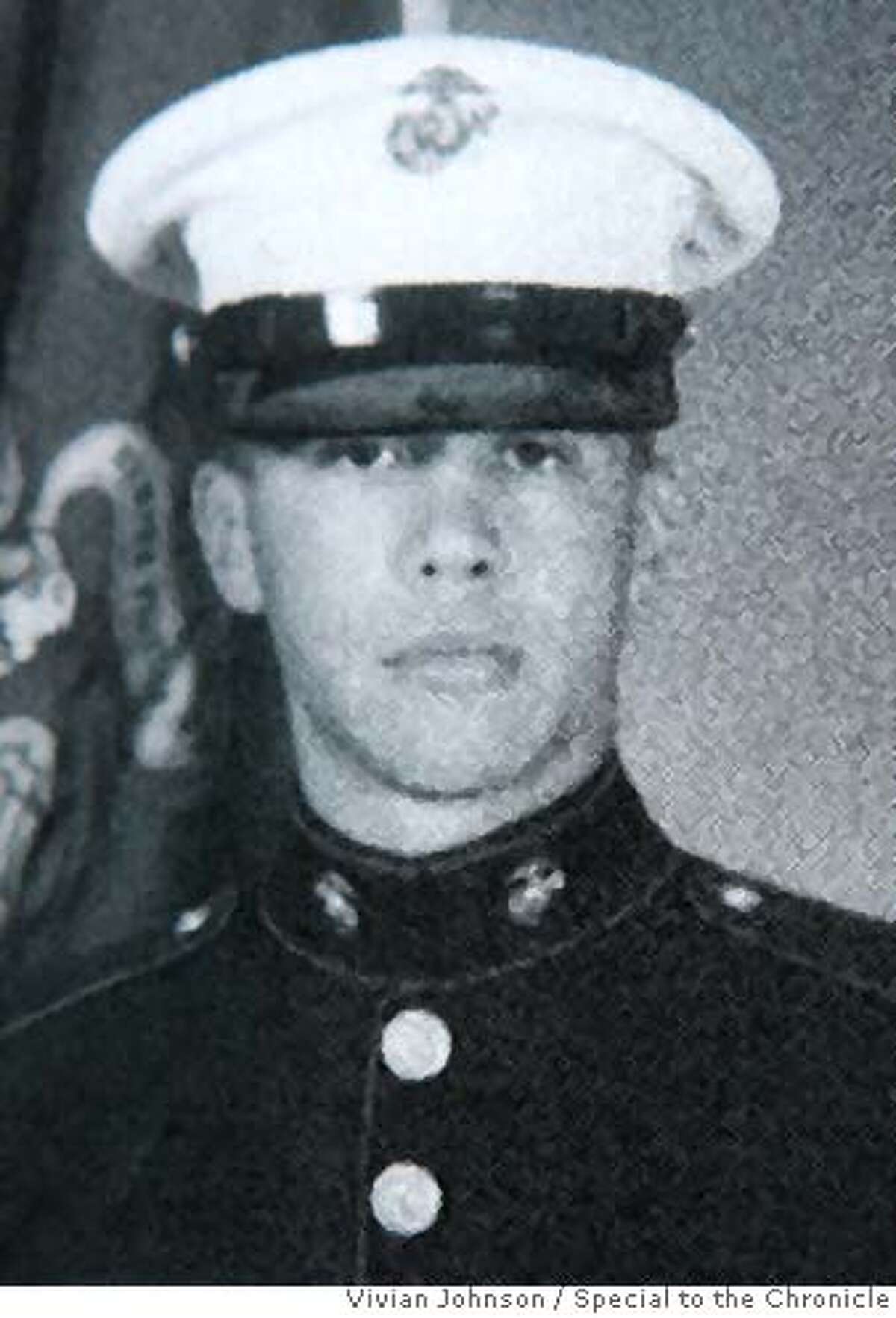 OAKLAND / Brinks guard shot dead during morning robbery