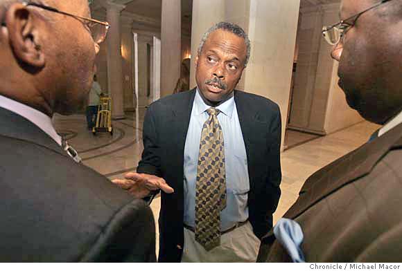 SAN FRANCISCO / Fortner tries to keep his wit / Housing chief ...