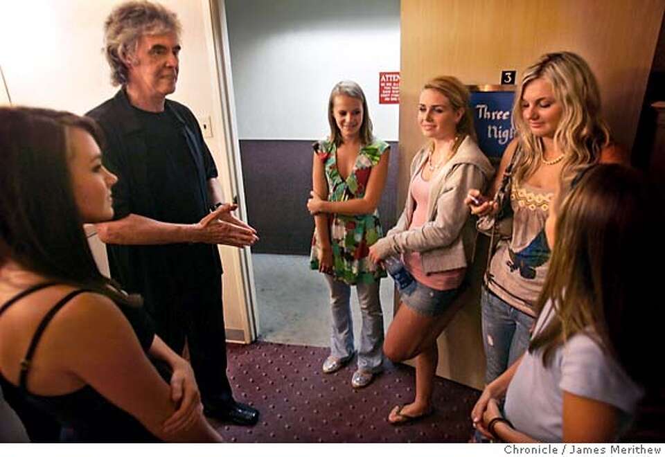 A Night at the Nugget / What keeps dinosaurs rocking three and a half ...