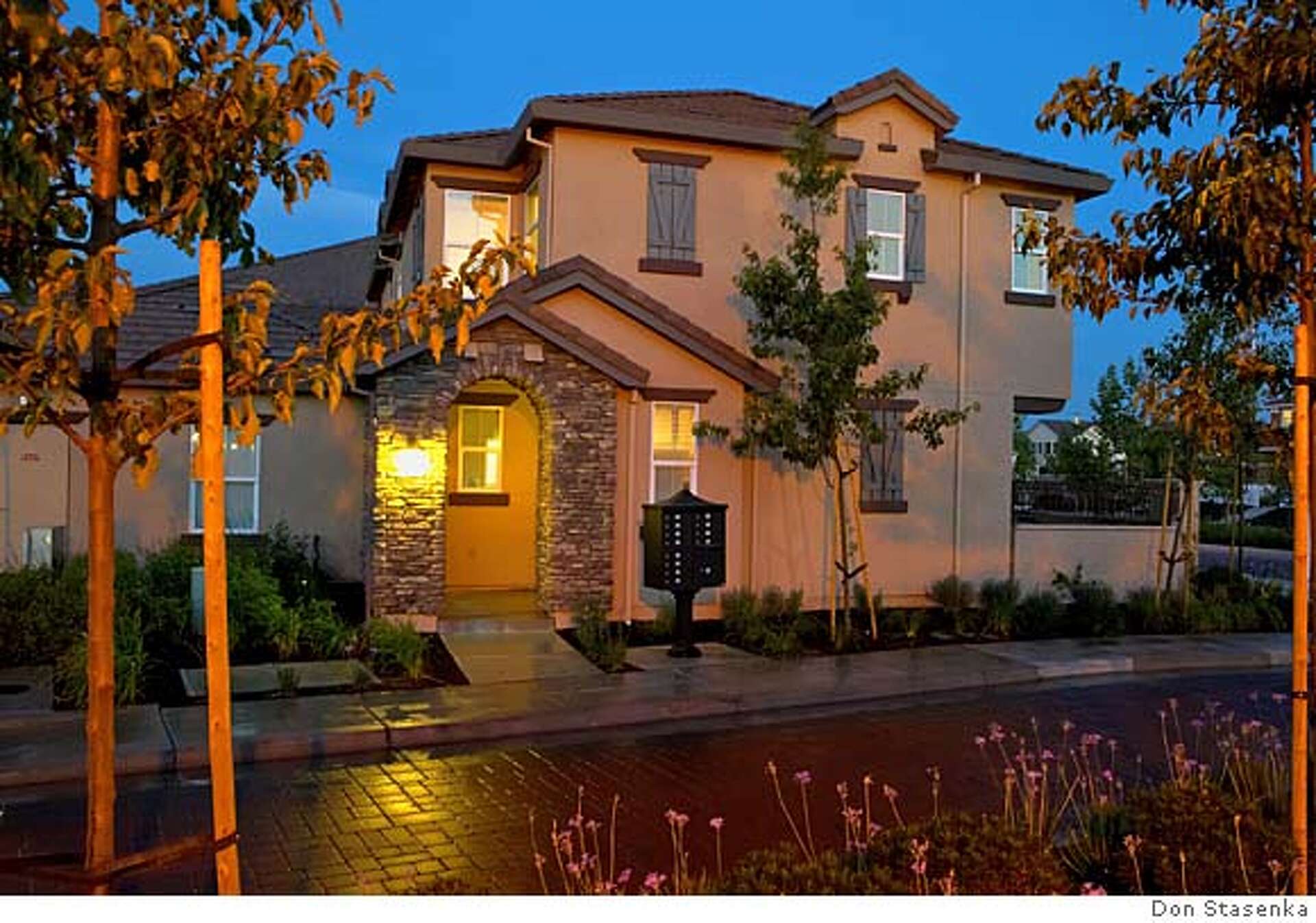 MODEL HOME: Cambridge Place, Mountain House / Turning into a peak ...