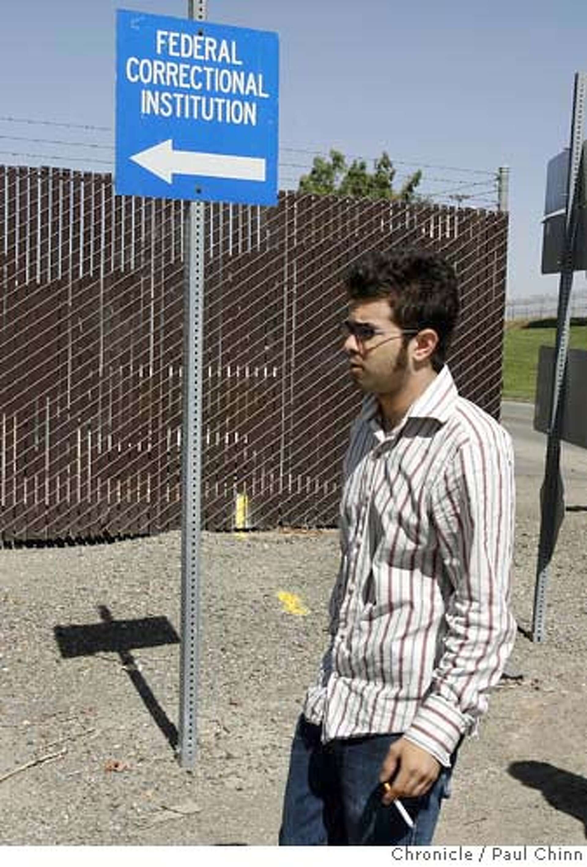 Journalist Josh Wolf returns to prison